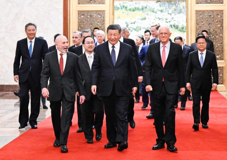 Xi prova a sedurre le multinazionali USA - Casa del Sole TV